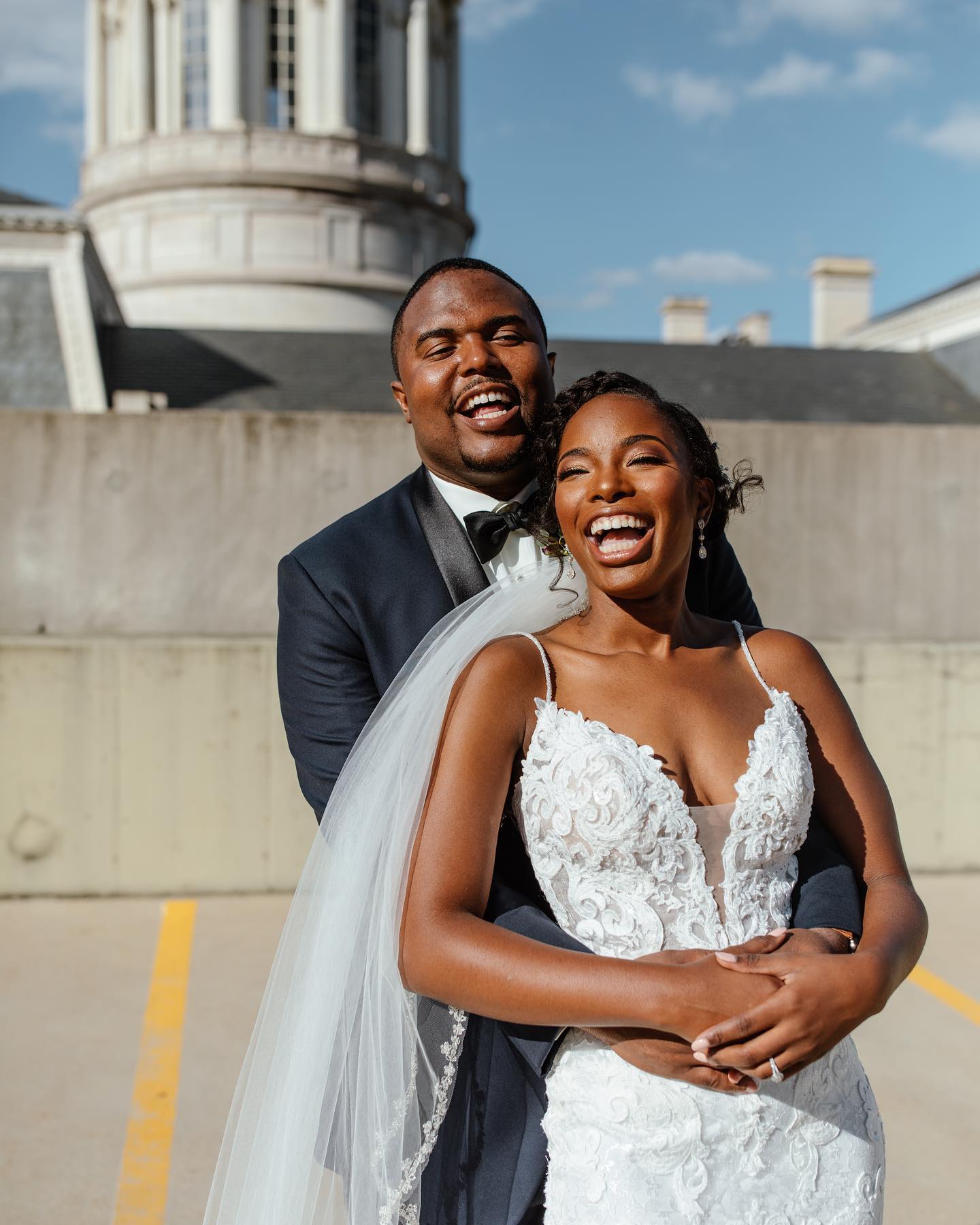 Top 10 Wedding Poses for a Swoon-Worthy Photography Session