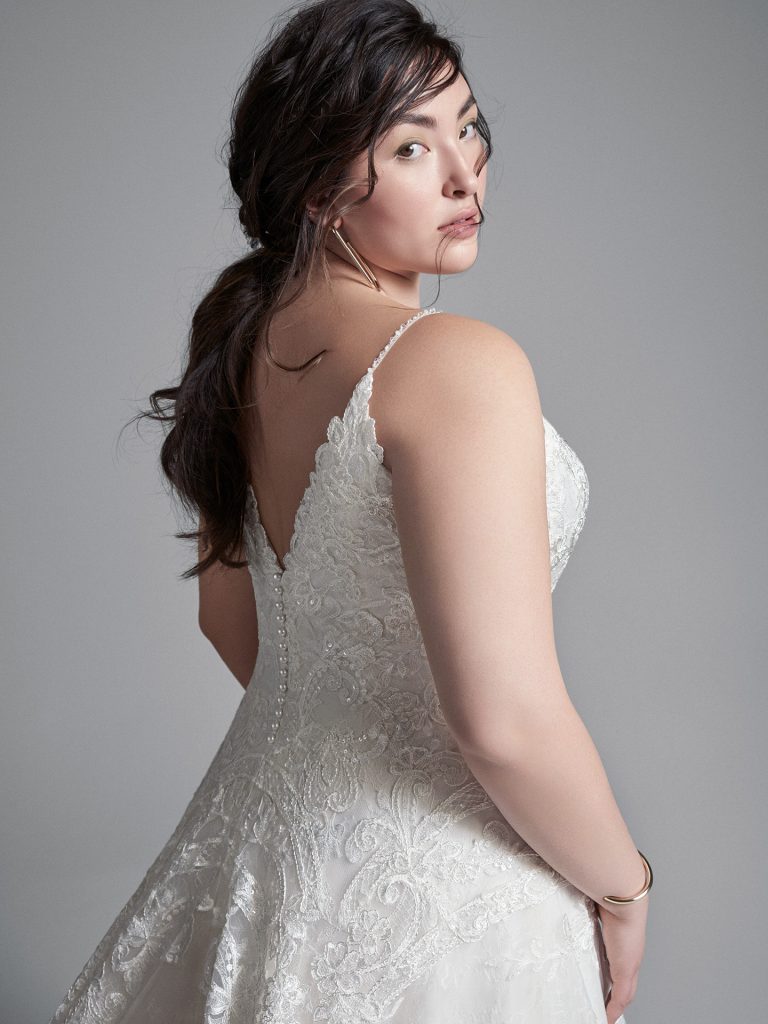 The Best Wedding Dresses for Brides with Curvy Body Types