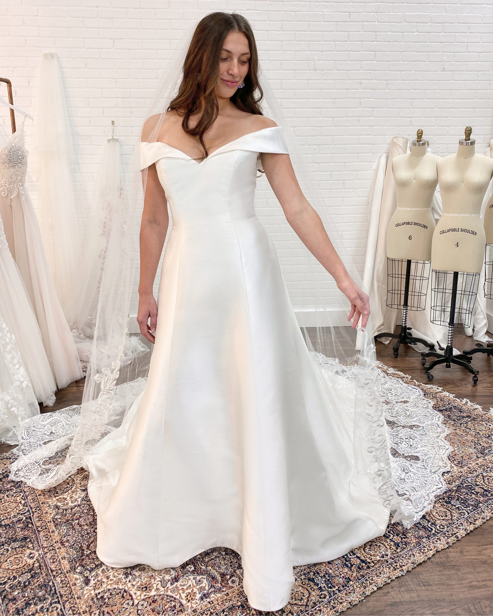 How to Have a Successful First Wedding Dress Fitting