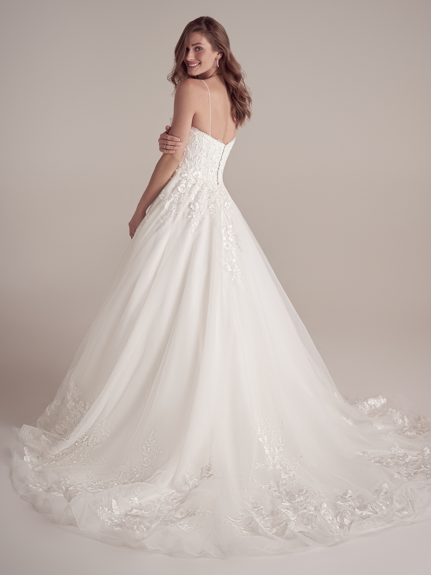 Winter Wedding Dresses for Cold-weather Weddings