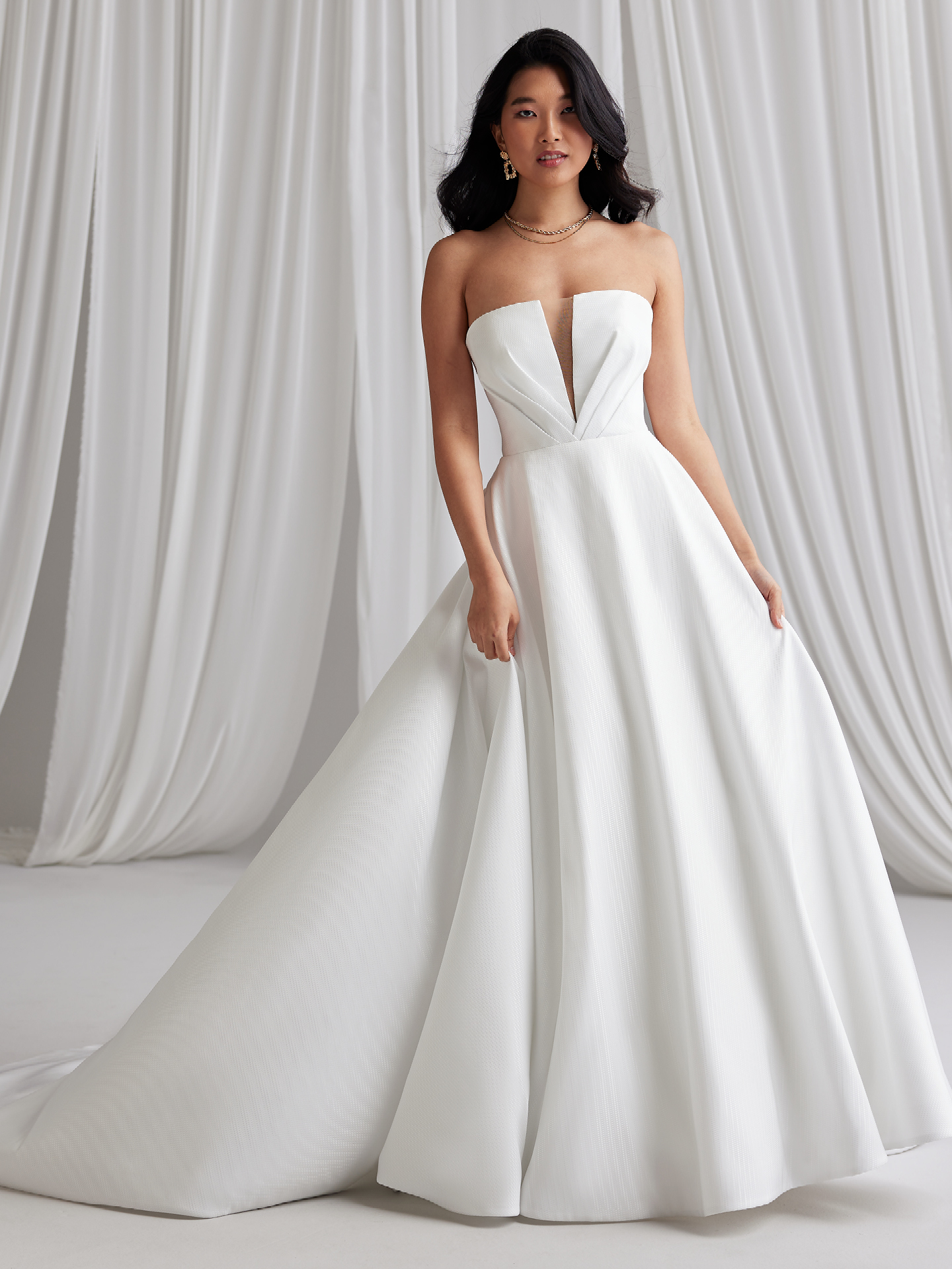 What are Jacquard and Brocade Wedding Dresses?